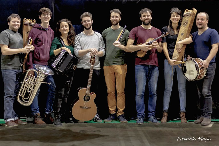 Cocanha + Bilabal / Bilaka kolektiboa — Instituto cultural vasco