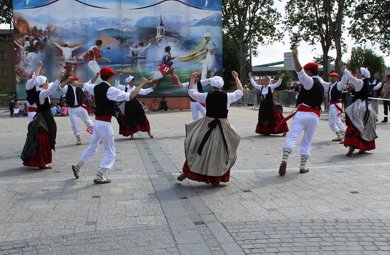 Denak Bat — Euskal kultur erakundea